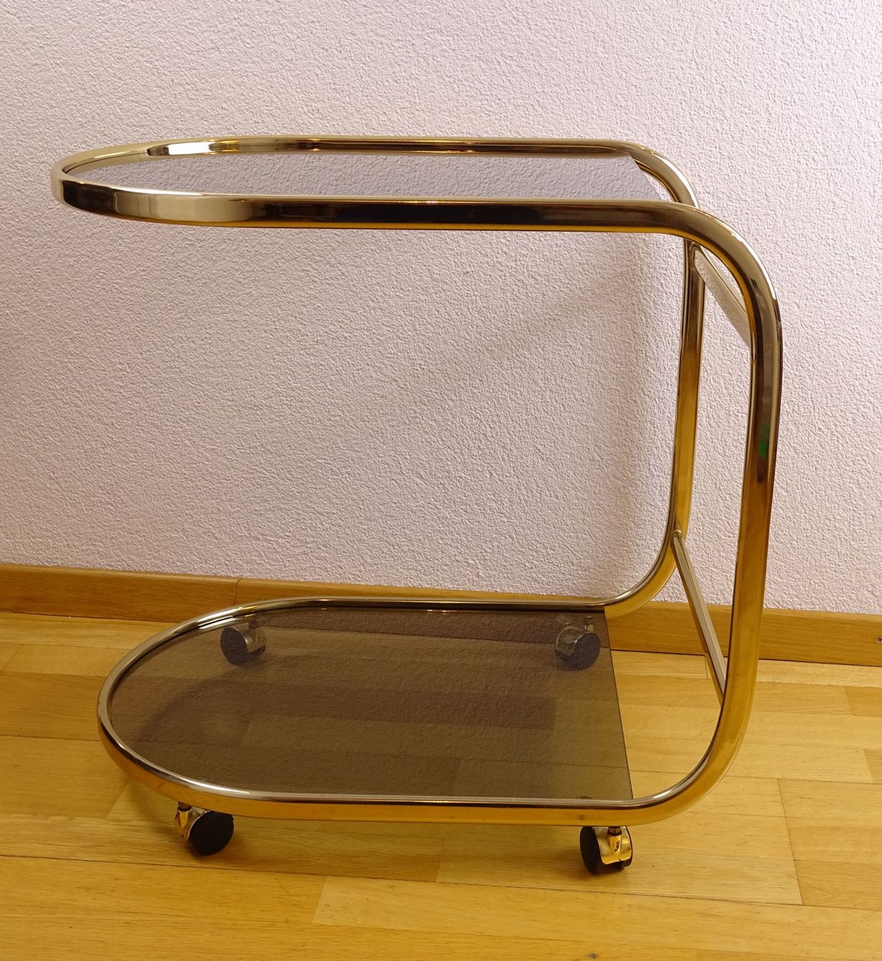 Vintage Servierwagen – Rauchglas & Metall – mit Rollen (Gebraucht) in ...
