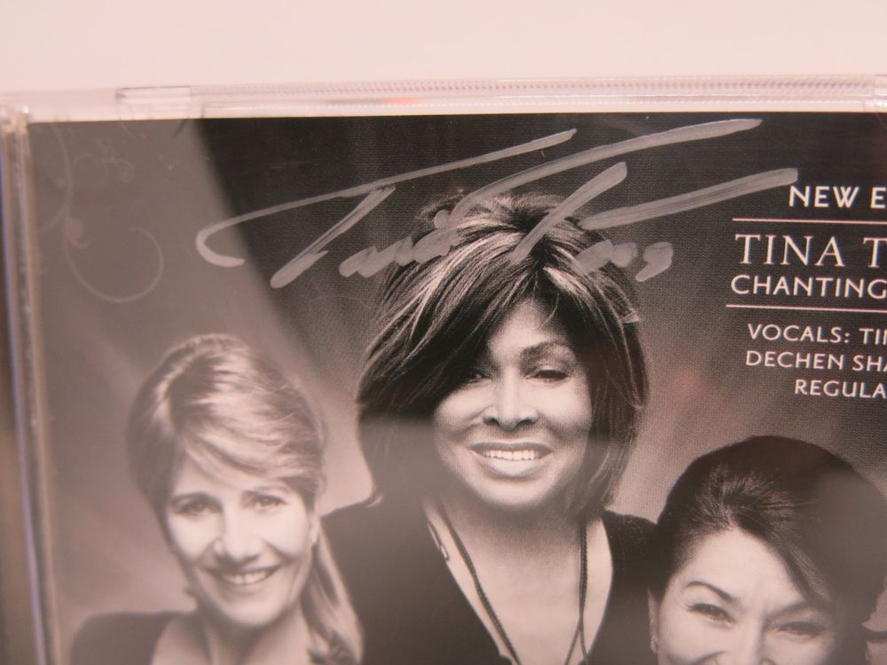 SIGNIERTE CD: TINA TURNER Dechen Shak Dagsay R Curti Beyond (Gebraucht ...
