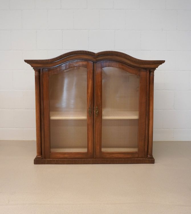 Antike massive Wand Vitrine aus Holz S0138 (Gebraucht) in Basel für CHF 160 – nur Abholung auf ...