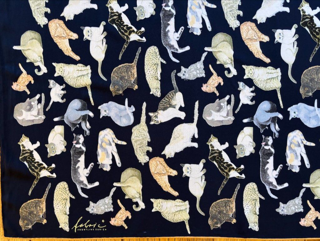 FABRIC FRONTLINE large Foulard avec des Chats (D'occasion) à Zürich ...