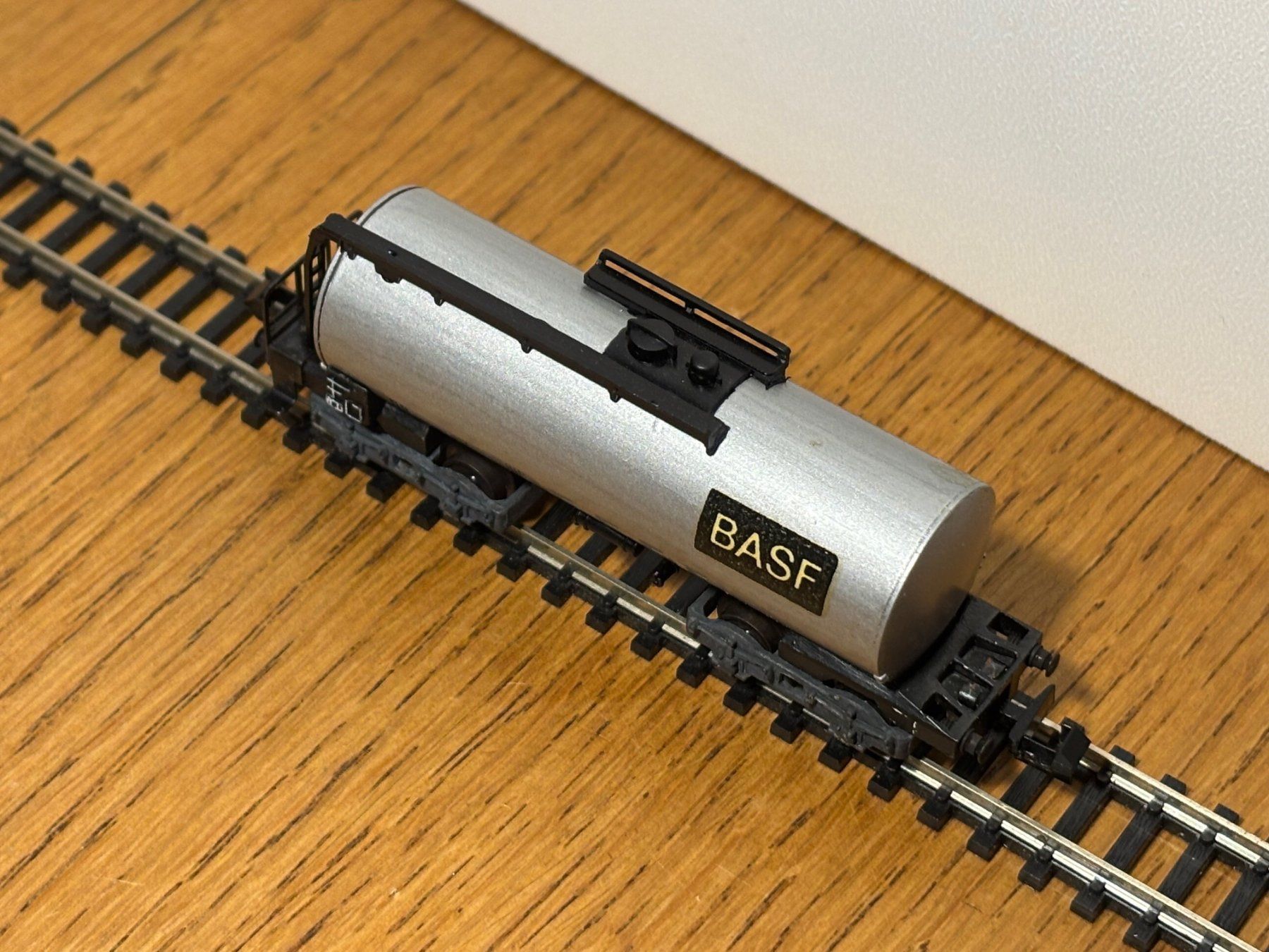 *e1021: Kesselwagen BASF (Spur N) (Gebraucht) in Birsfelden für CHF 12 ...