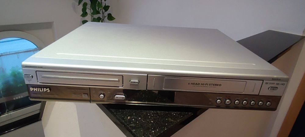 Philips DVD-Recorder VHS 6-Kopf HiFi Stereo (Gebraucht) in Schongau für ...