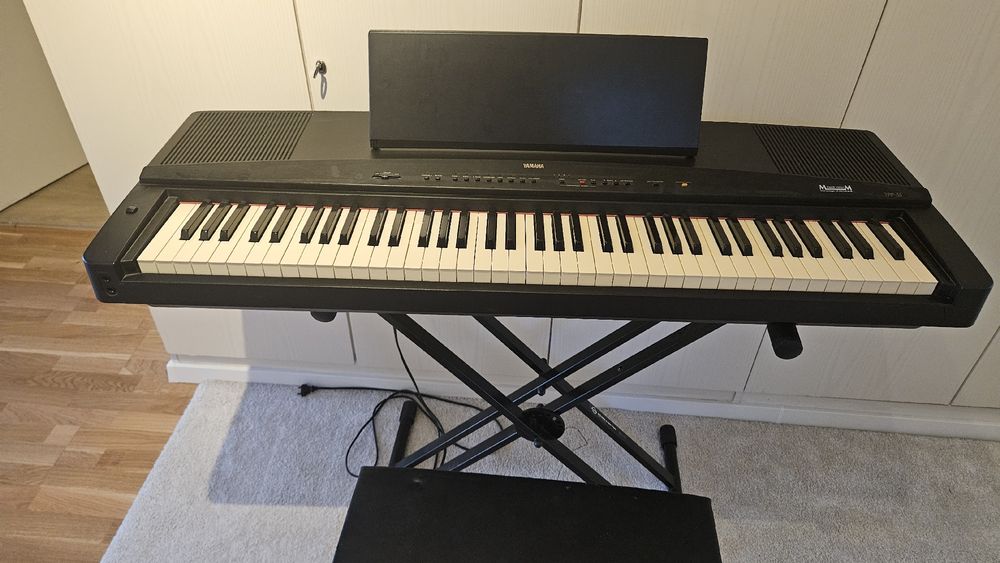 E-piano Yamaha YPP-55 inkl. Ständer und Hocker Keyboard (Gebraucht) in ...