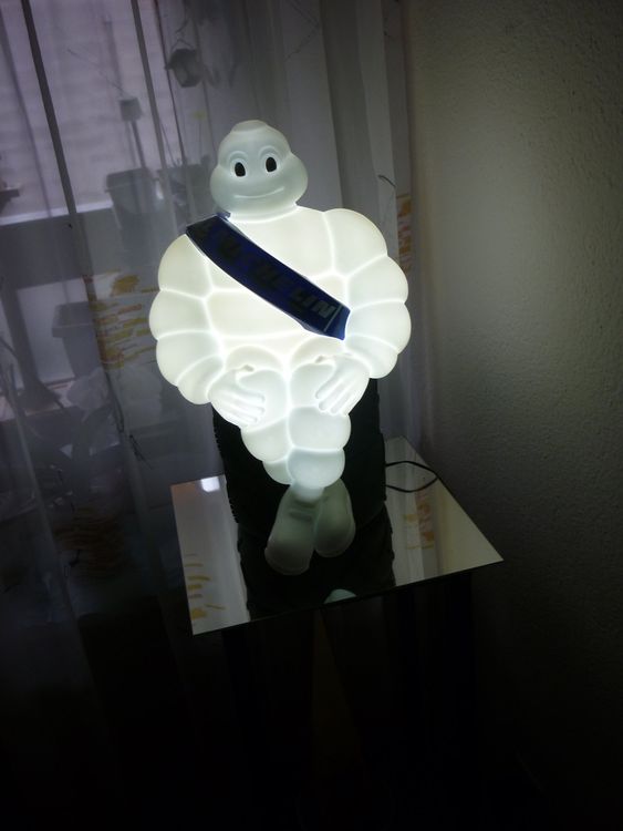 Michelin-Männchen Bibendum sitzend als Lampe (Neu (gemäss Beschreibung ...