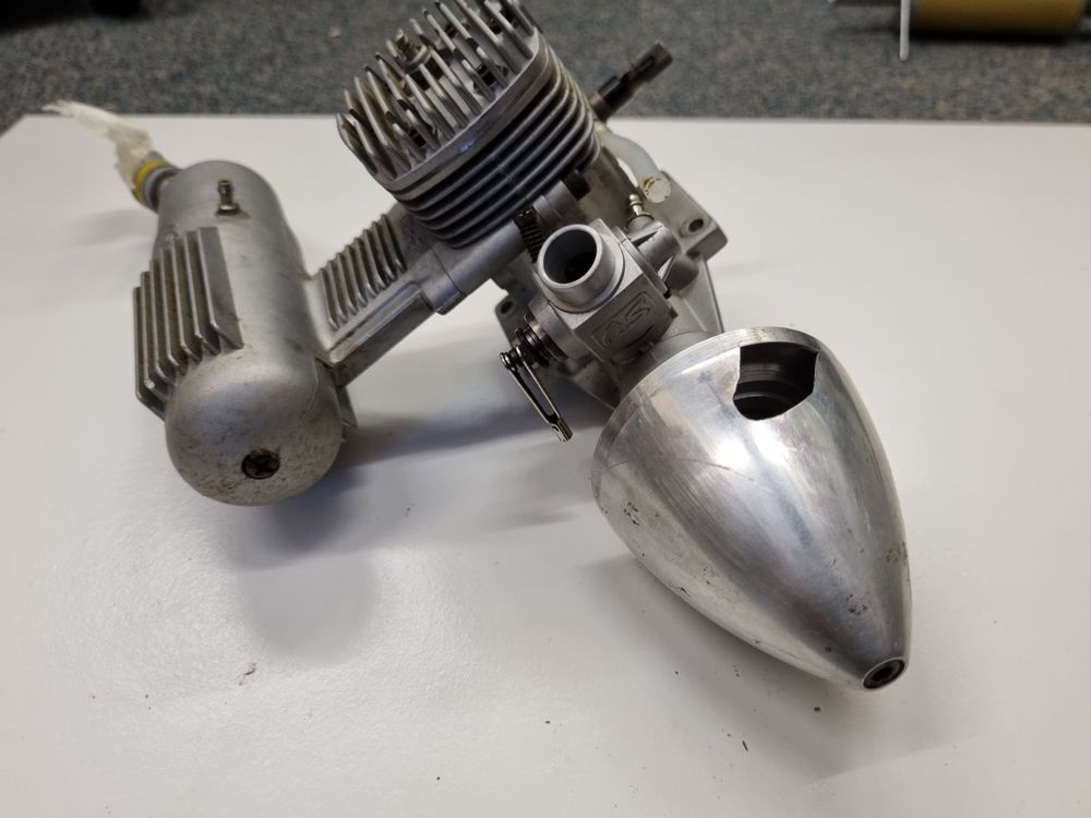 RC Flugzeug OS Motor. O.S. Max-61 FX Methanoler (Defekt) in Lützelflüh ...