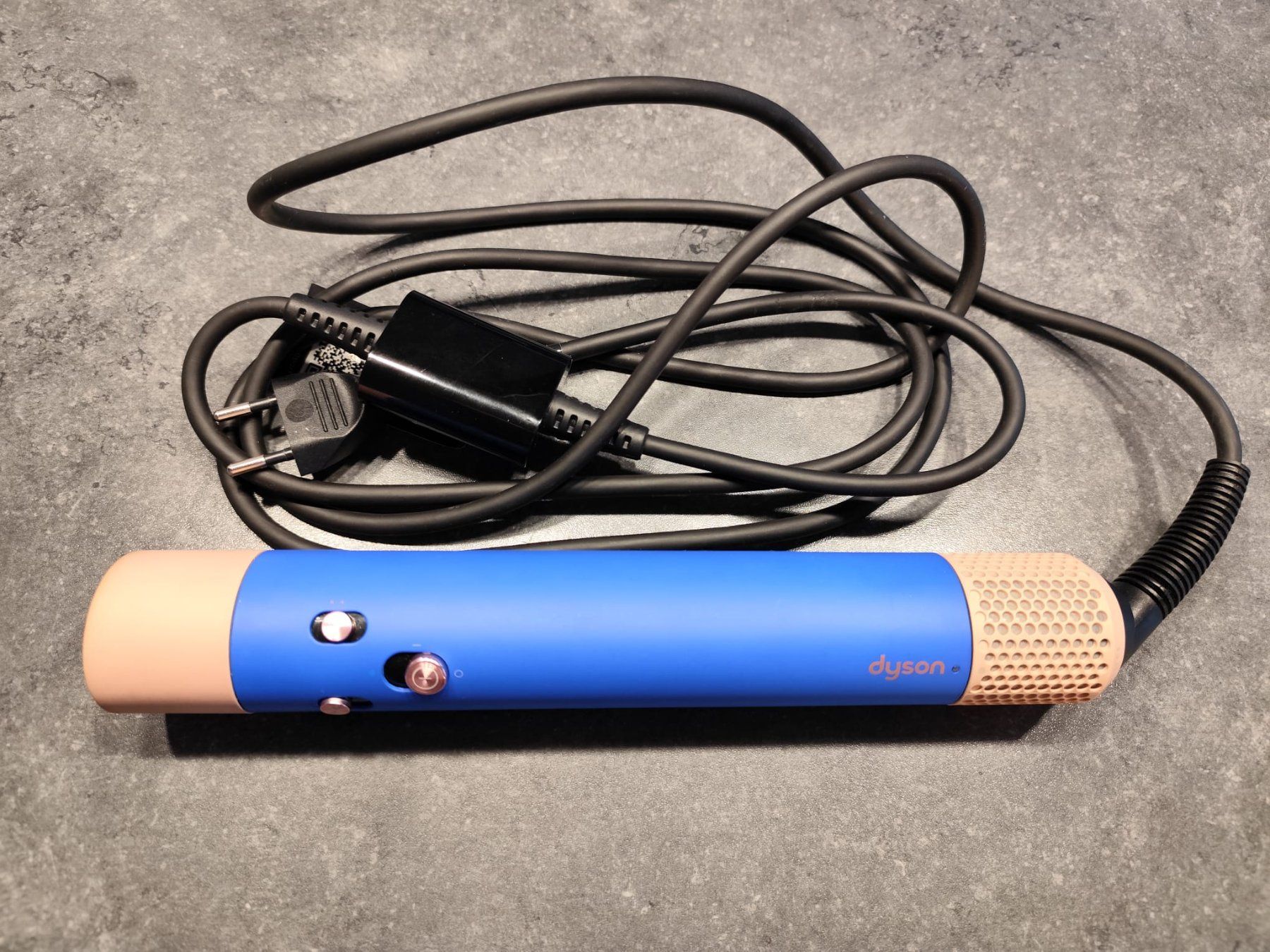 Dyson Airwrap Complete Long + sac de voyage (D'occasion) à Prilly pour ...