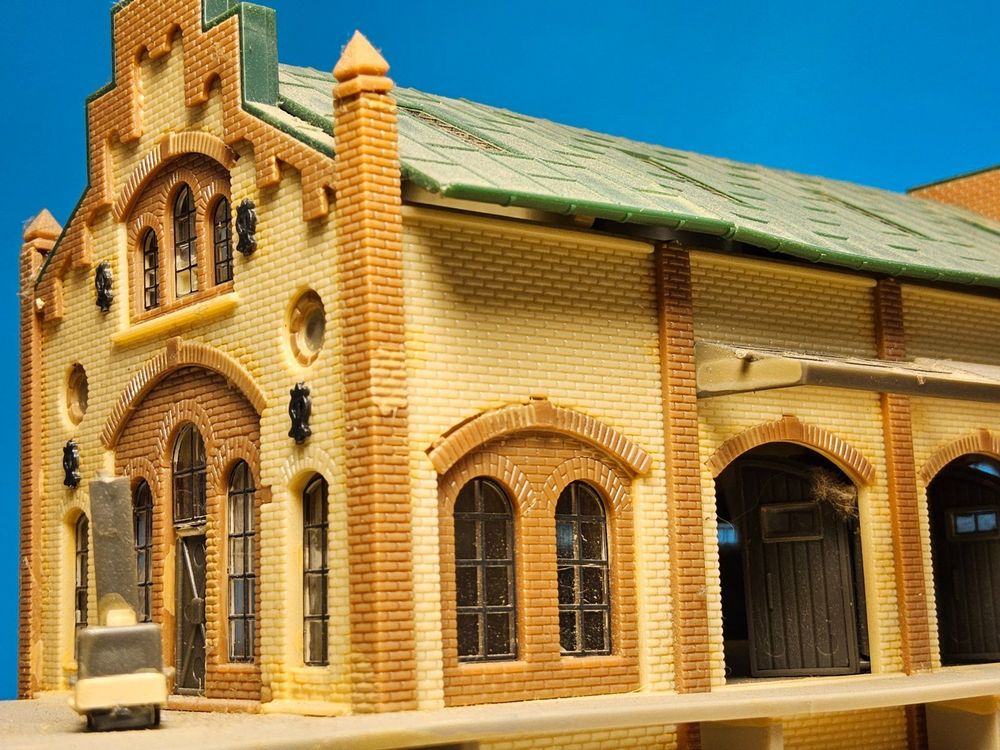 Güterschuppen von Faller _ Stellwerk von Kibri Spur N (Gebraucht) in ...