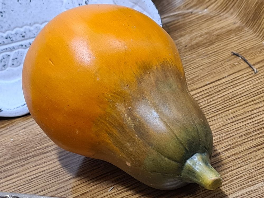 1 Deko Zierkürbis aus Ton, 13x7.5 cm | Kaufen auf Ricardo