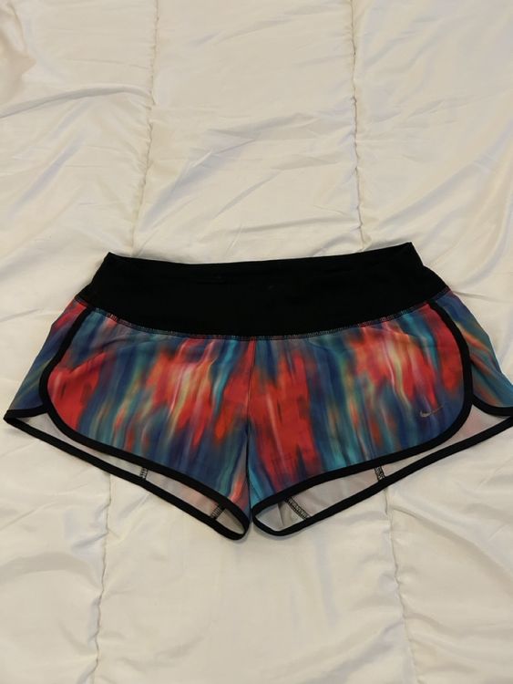 Nike Running Shorts, Size Small, Great Condition! 🏃‍♀️ (Gebraucht) in ...