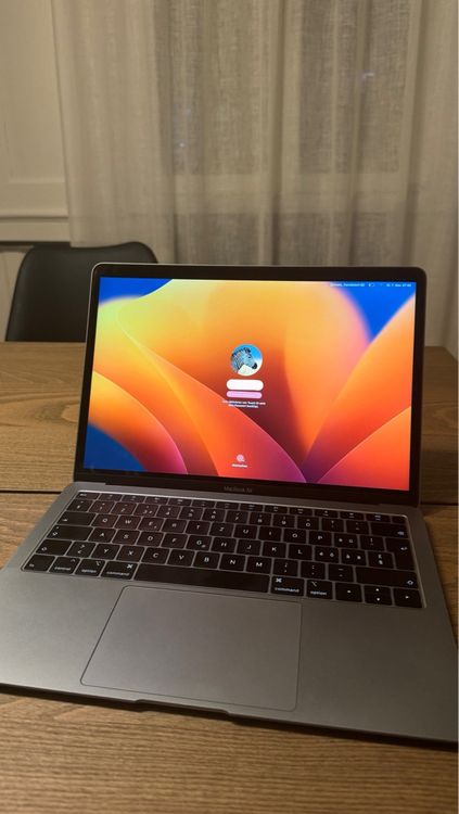 MacBook Air Late 2018 13.3“ 256GB SSD 8GB 1.6 GHz i5 (Gebraucht) in ...