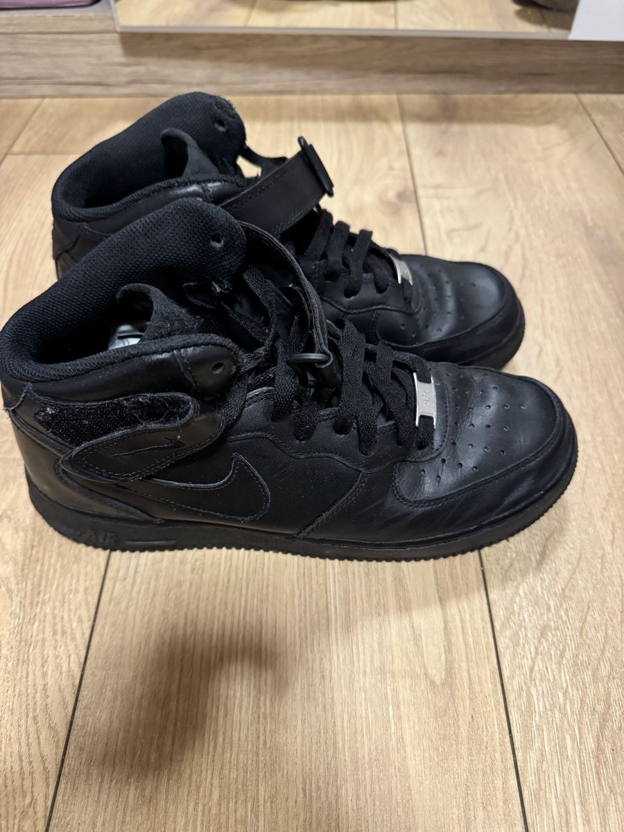 Schwarze Nike Air Force 1 Mid - Top Zustand! (Gebraucht) in Delémont ...