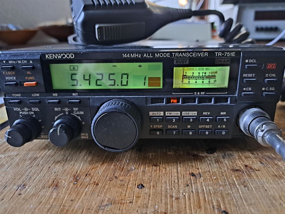Kenwood TR-751E FM SSB CW 2m RTX (Gebraucht) in Canobbio für CHF 52 – mit Lieferung auf Ricardo ...