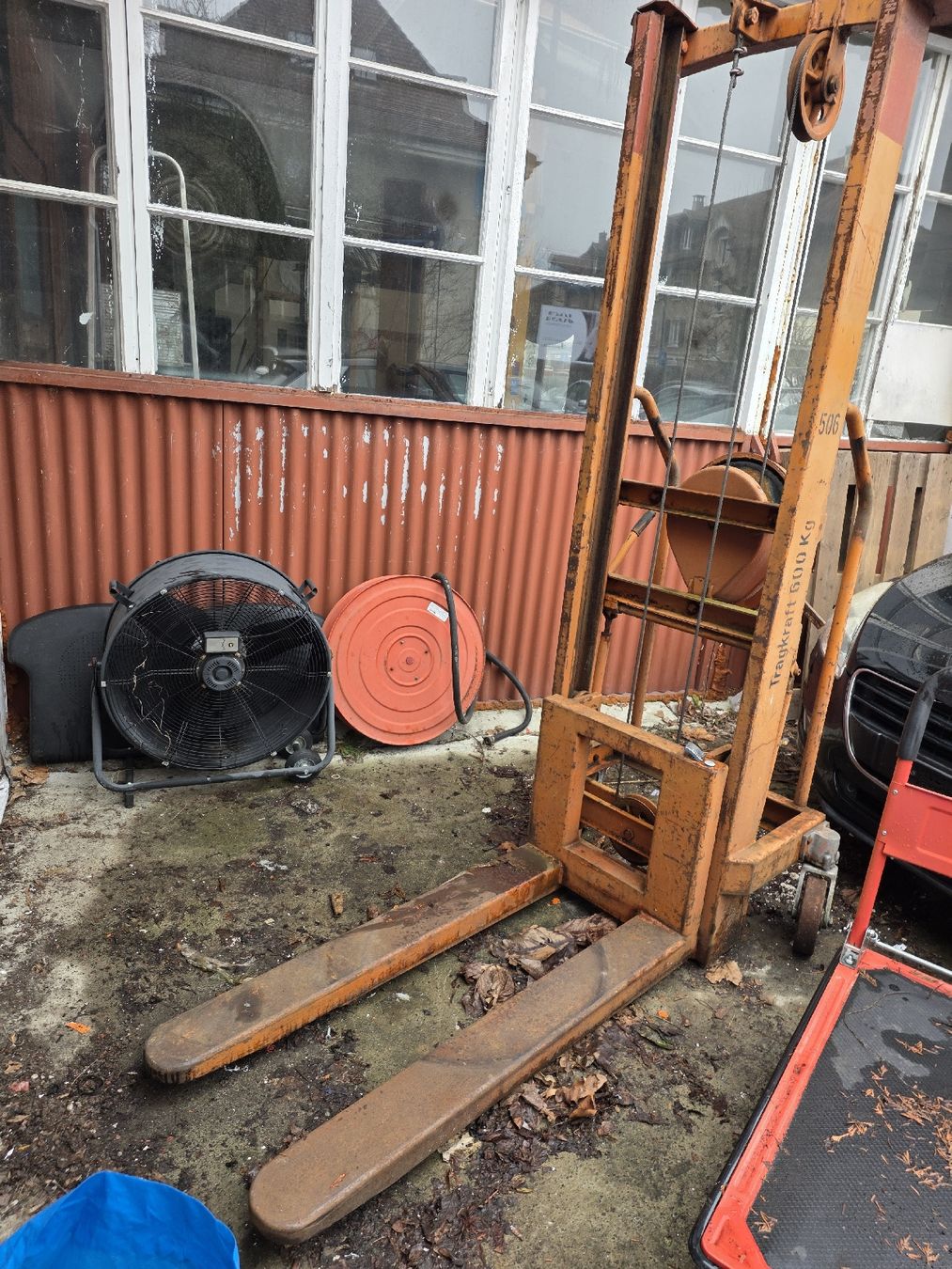 Vintage Hubstapler manuell–600 kg Tragkraft- ab CHF 1.- (Gebraucht) in ...