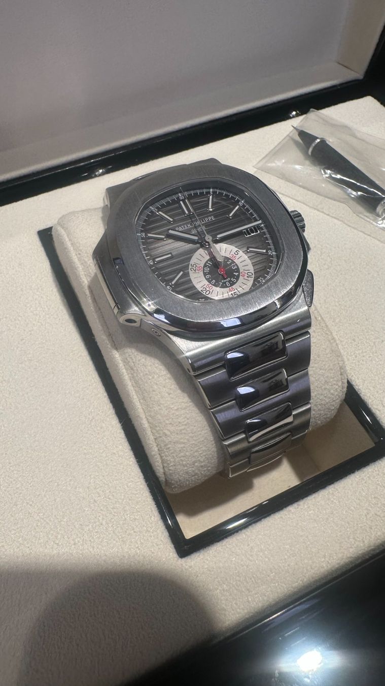 Patek Philippe Nautilus Chrono cadran Grey dial 5980/1A-014 (D'occasion ...