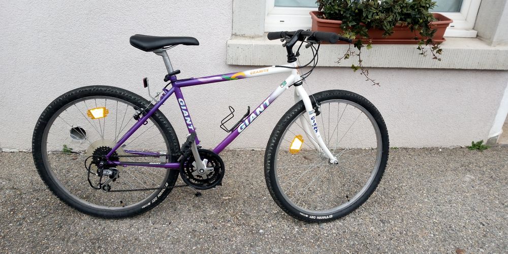 Vélo Giant Granite blanc violet avec 21 vitesses shiffter. (Gebraucht ...