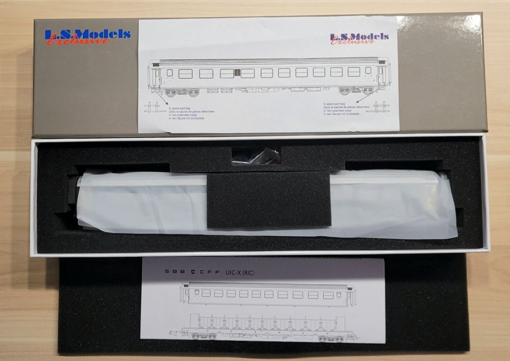 LS Models 9728 SBB CFF FFS UIC-X RIC Personenwagen Bm H0 DC (Neu und originalverpackt) in ...