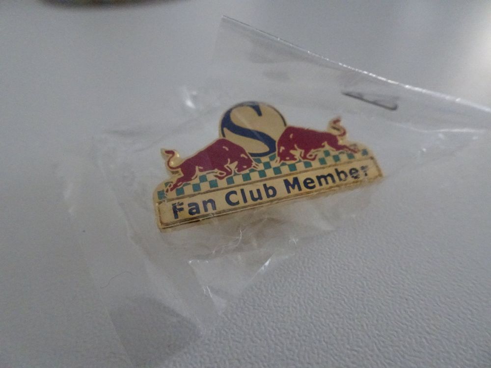 Pin Sauber Red Bull Fan Club Member (Gebraucht) in Muhen für CHF 2 ...