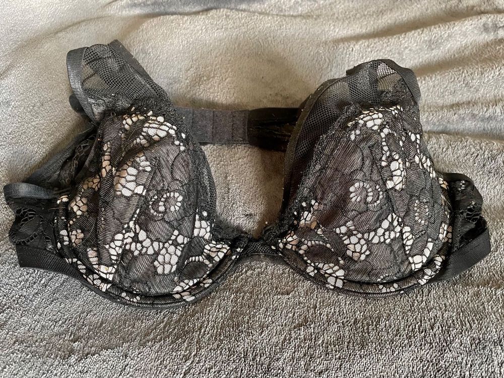 Schwarzer BH mit Spitzendetails 80A (Gebraucht) in St. Gallen für CHF 5 ...