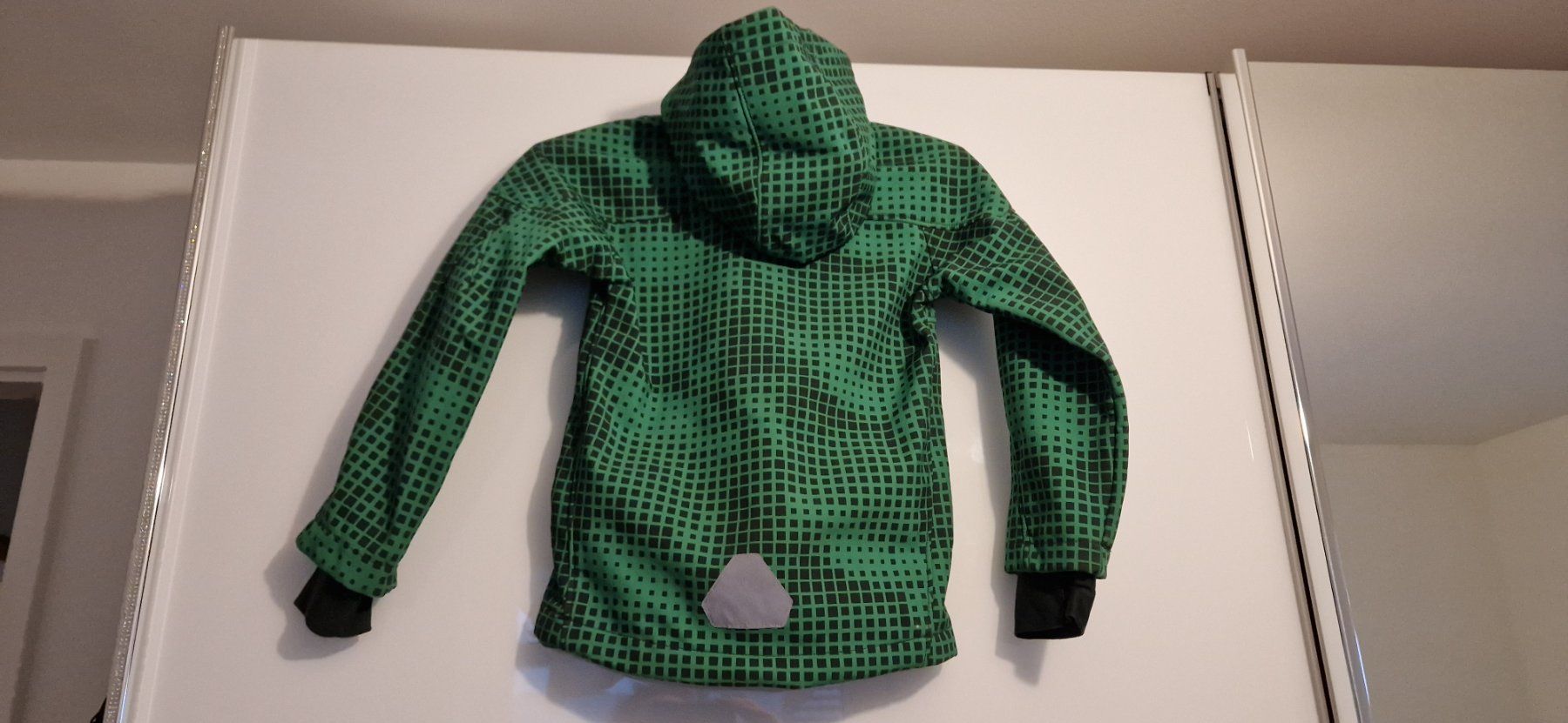 Softshelljacken von H&M gr. 128 *Zustand sehr gut* (Gebraucht) in ...