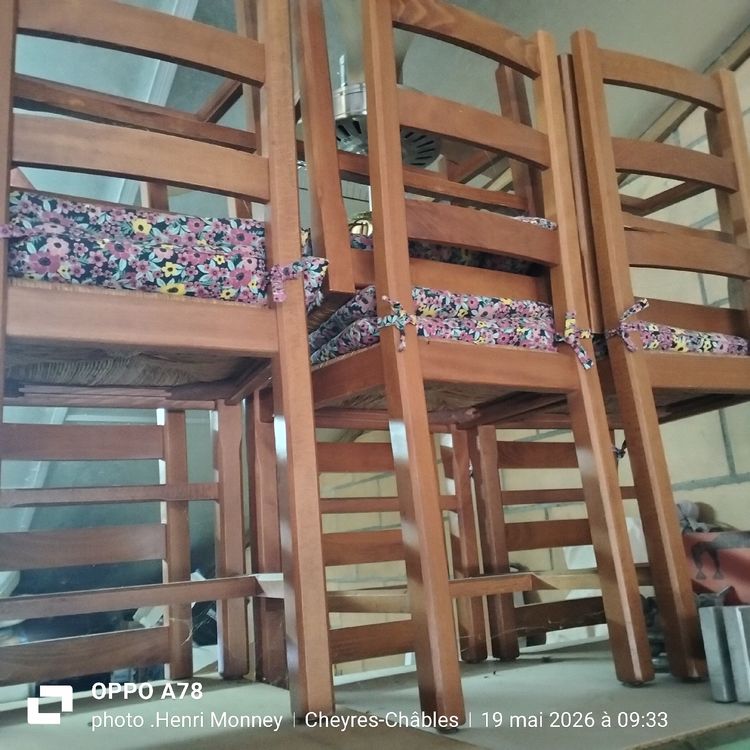 Chaises en bois, lot de 6 (Gebraucht) in Cheyres für CHF 130 – nur ...