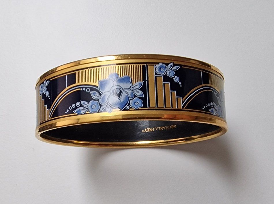 Armreif Michaela Frey (Gebraucht) in Münchenstein für CHF 50 – mit ...