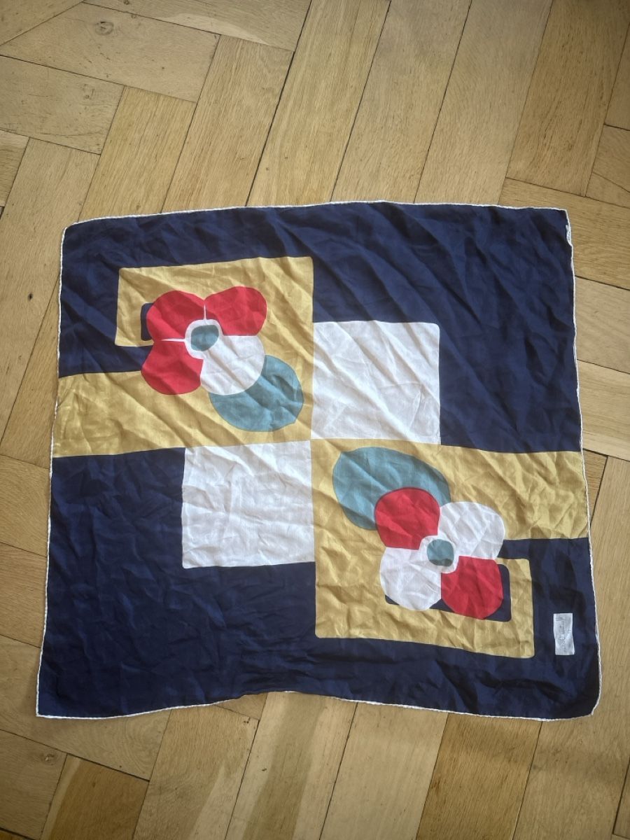 Martine Oliver Paris Seidentuch, Vintage, Top Zustand! (Gebraucht) in ...