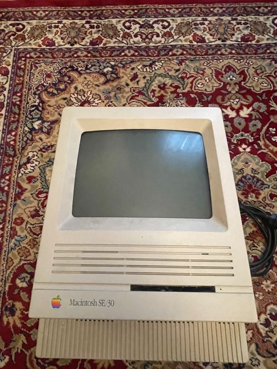 Macintosh SE 30 (Gebraucht) in zürich für CHF 115 – nur Abholung auf ...