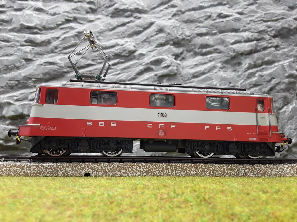 HAG _ SBB Lokomotive Re 4/4 _ Swiss Express _ Spur H0 | Kaufen auf Ricardo