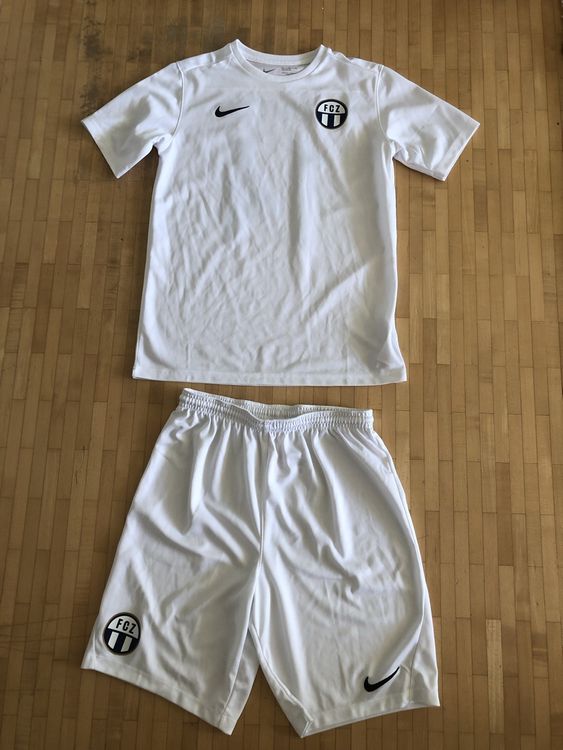 FCZ Fussball Kit - Kinder Gr. XL (Gebraucht) in Meilen für CHF 15 – mit ...