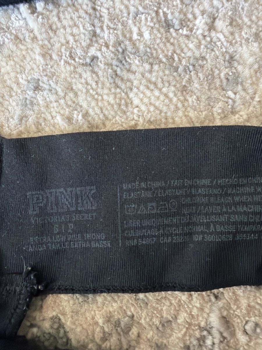 Schwarze Strings von PINK Victoria's Secret, Grösse S (Neu (gemäss ...