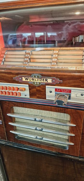 Wurlitzer Musikbox Jukebox Modell 61 (Gebraucht) in Geroldswil für CHF 4900 – nur Abholung auf ...