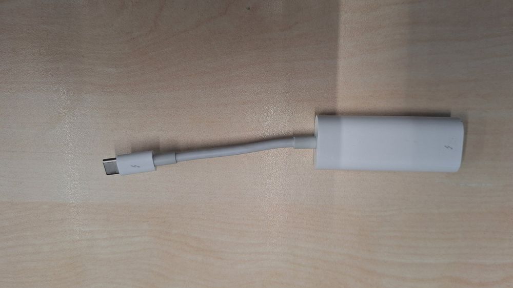 Apple A1790 Thunderbolt 3 to Thunderbolt 2 (Gebraucht) in Flüelen für ...