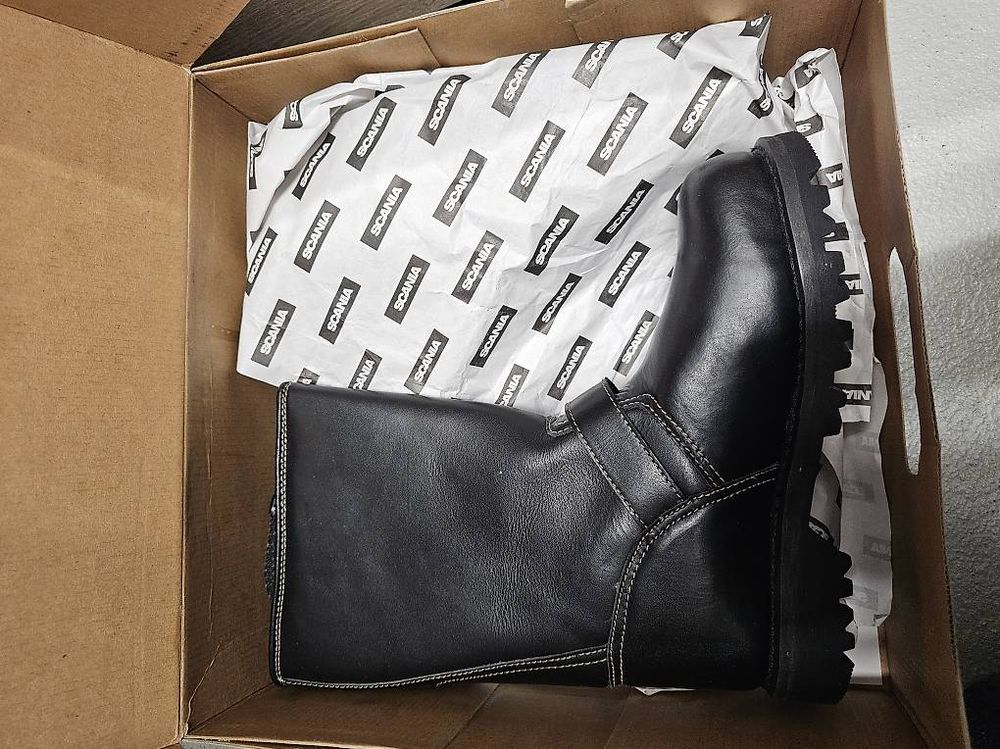 Scania Griffin Boot Stiefel neu (Gebraucht) in Mägenwil für CHF 100 ...