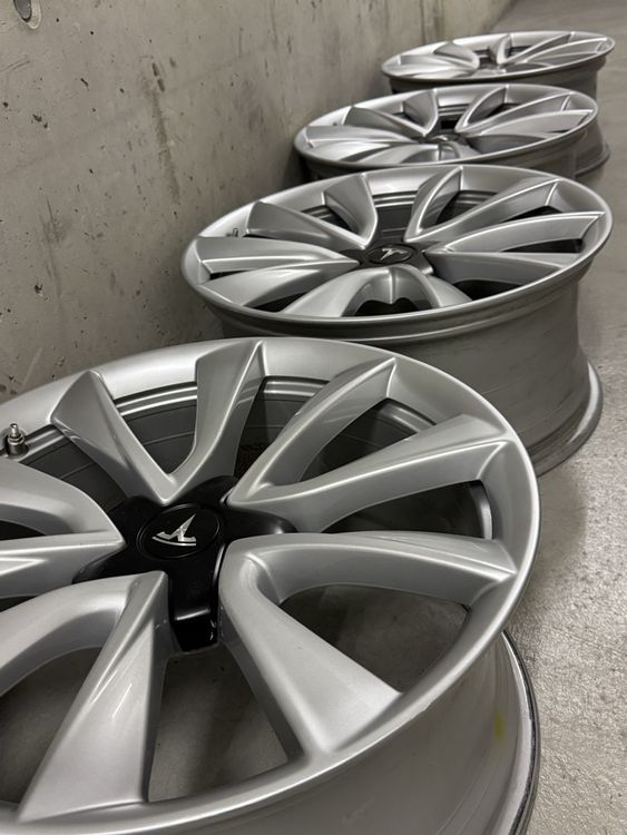 Original 19" Felgen für Tesla Model 3 (Gebraucht) in Sennhof für CHF ...