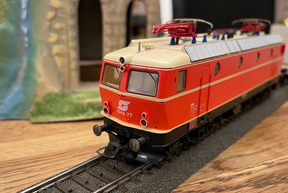 Roco ÖBB 1044 orange / AC (Gebraucht) in Tägerwilen für CHF 51 – mit ...
