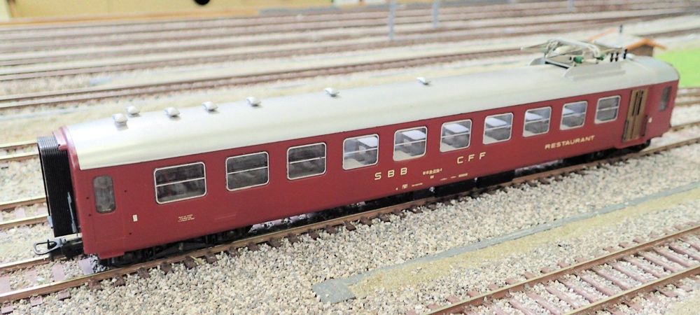 Liliput SBB rote SBB leicht-Speisewagen (Gebraucht) in Lausanne für CHF 24 – mit Lieferung auf ...