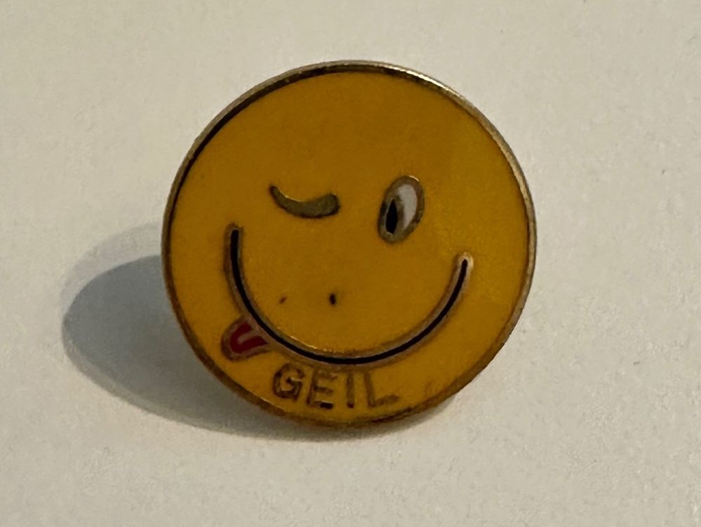 Smiley Pin + | Kaufen auf Ricardo