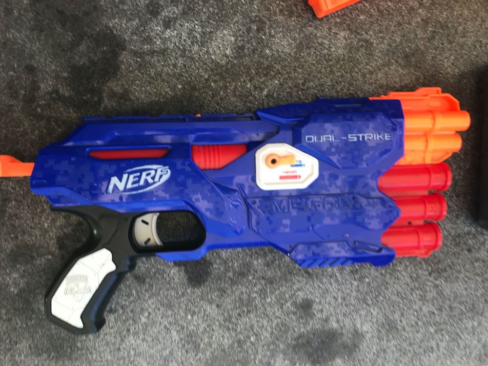 Nerf TRI-Strike + OUAL-Strike (Gebraucht) in Brienz BE für CHF 20 – mit ...