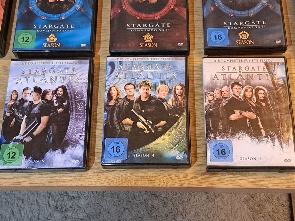 DVD Stargate 1-10 und Stargate Atlantis 3, 4 und 5 (Gebraucht) in ...