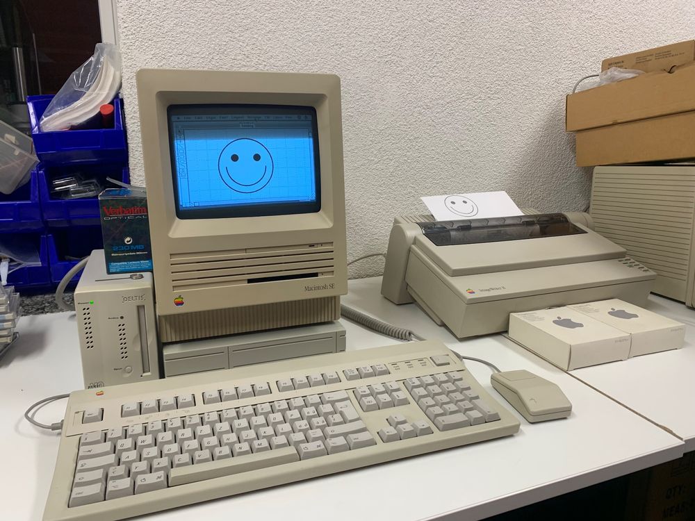 Apple Macintosh SE 20SC + ImageWriter II + HDD & MO externe | Kaufen ...