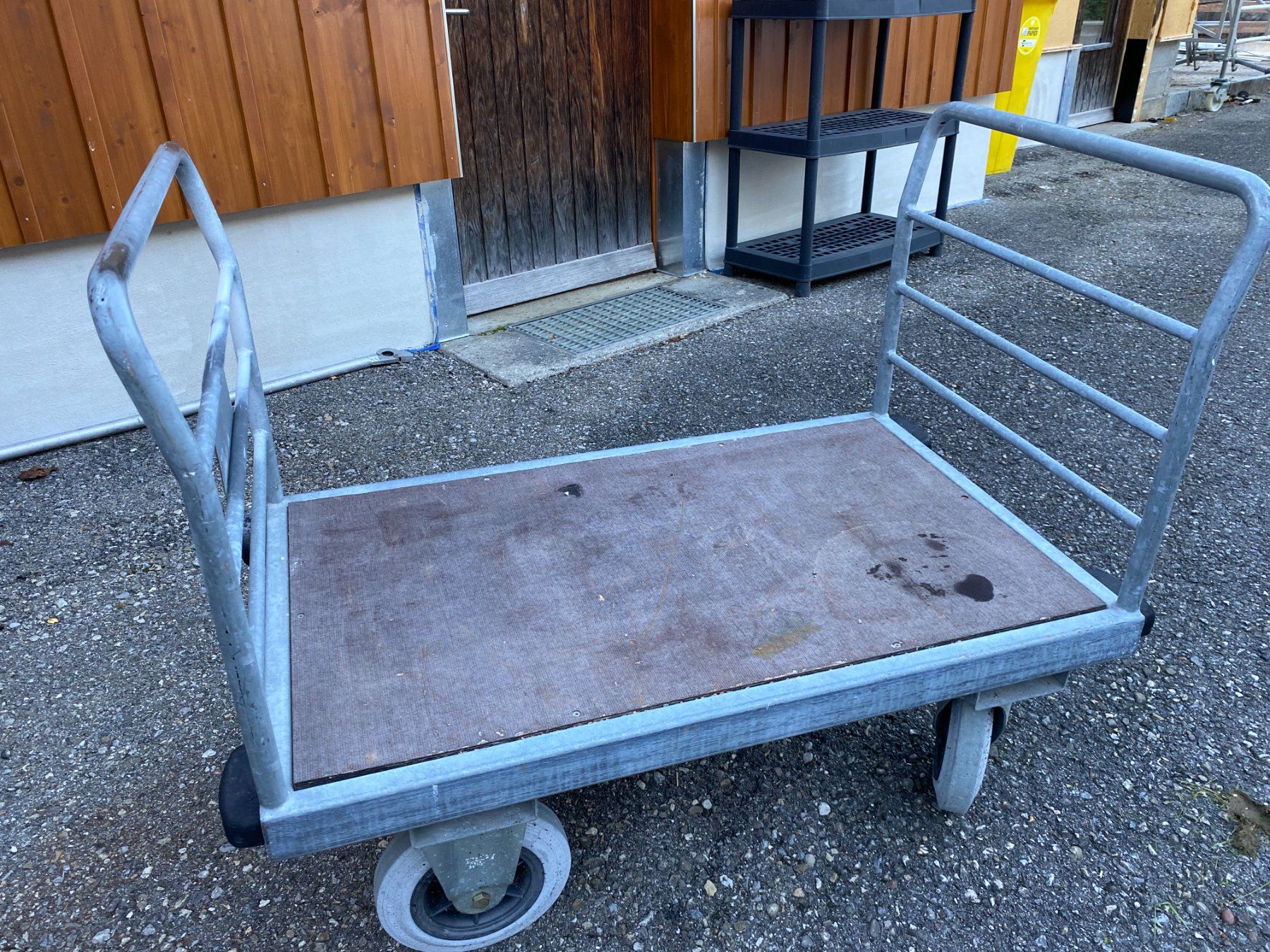 Chariot de transport robuste de La Poste. Charge max. 600kg (Gebraucht) in Roches BE für CHF 50 ...