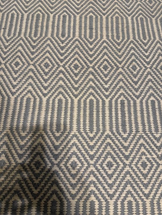 Modern Blue/Grey Diamond Pattern Rug (3m x 2m) (Gebraucht) in Bern für ...