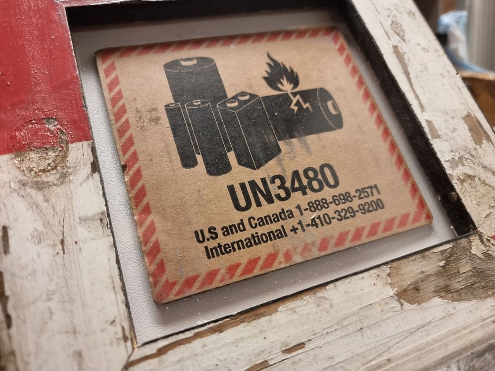 UN3480 Upcycling Rahmen – Industrial Deko Unikat - Neu! (Neu (gemäss ...