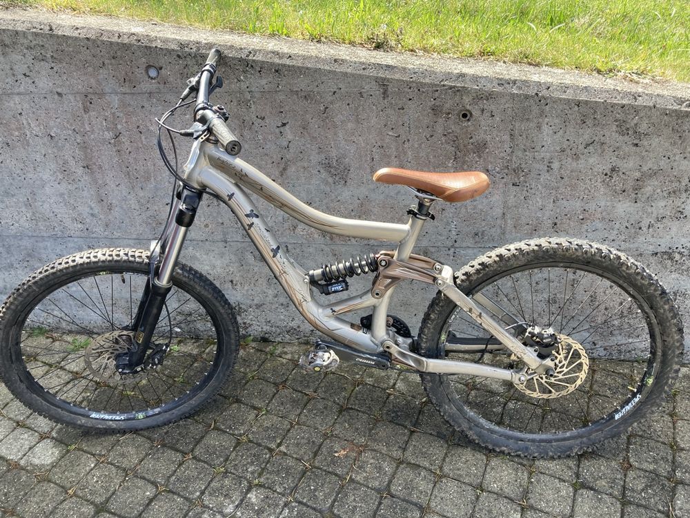 Downhill Federrad gebraucht defekt (Defekt) in Heiligenschwendi für CHF ...