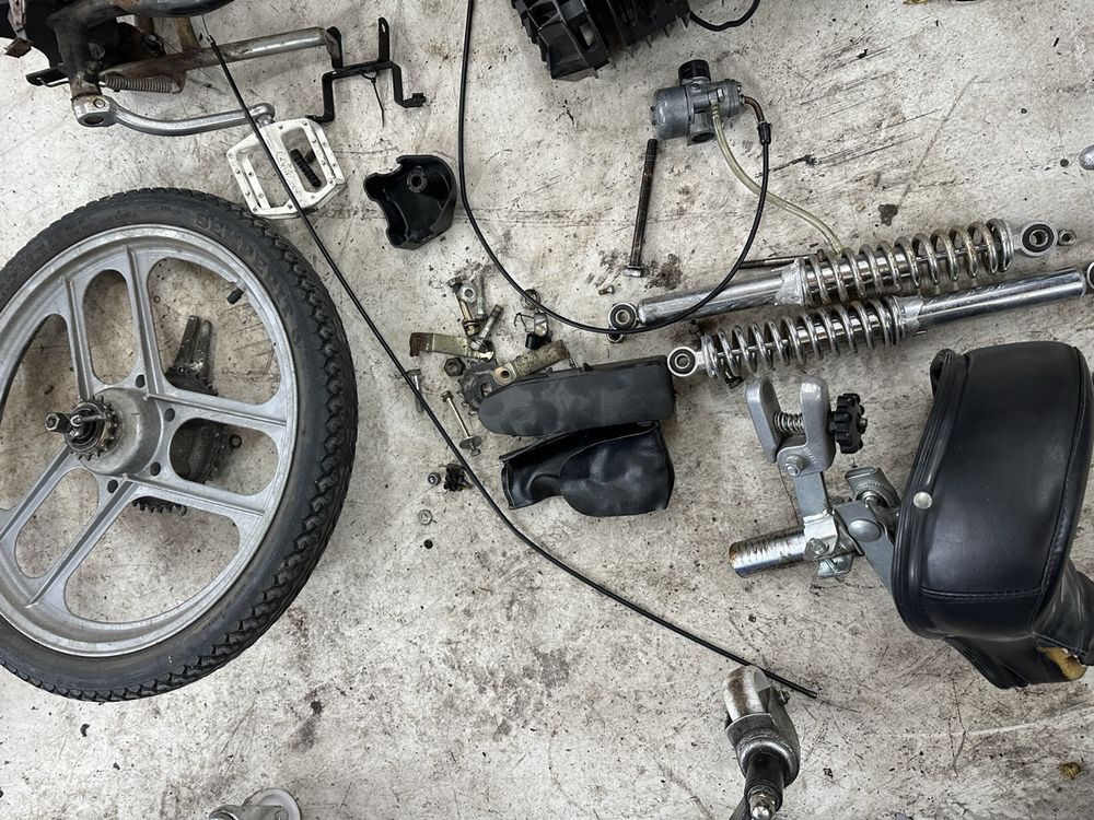 Sachs Pony Teile ab 1.00 Motor Gabel Vergaser (Defekt) in Bösingen für ...