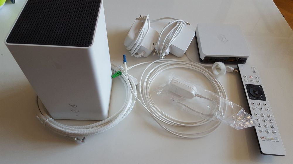 Swisscom Router Und Swisscom Tv Box Uhd Kaufen Auf Ricardo