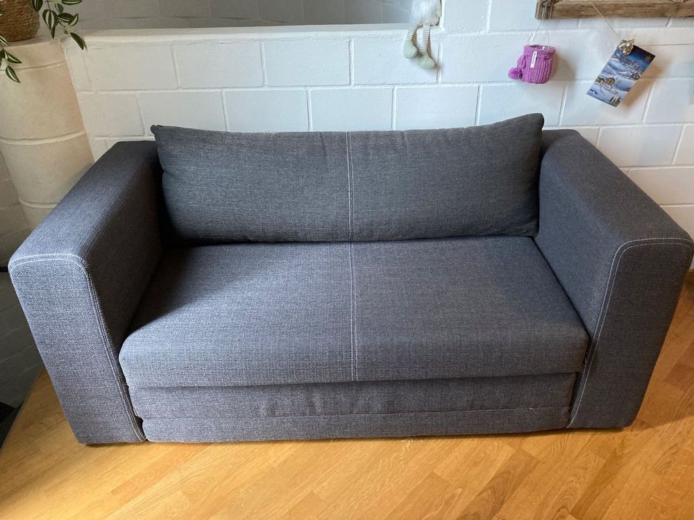 zu verkaufen: ASKEBY 2er-Bettsofa, dunkelgrau, neuwertig (Gebraucht) in ...