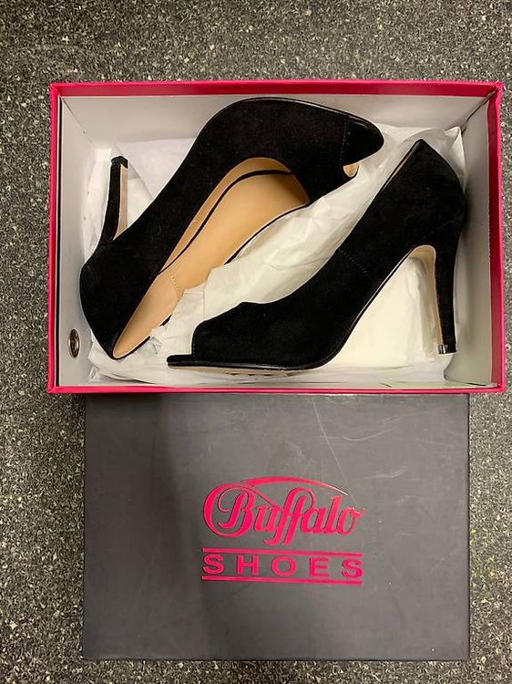 Buffalo Pumps schwarz 38 Peeptoes (Gebraucht) in Biel-Benken BL für CHF 30 – nur Abholung auf ...
