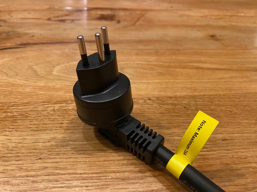 11KW 16A 3Phase mit Schweizer stecker (Neu und originalverpackt) in ...