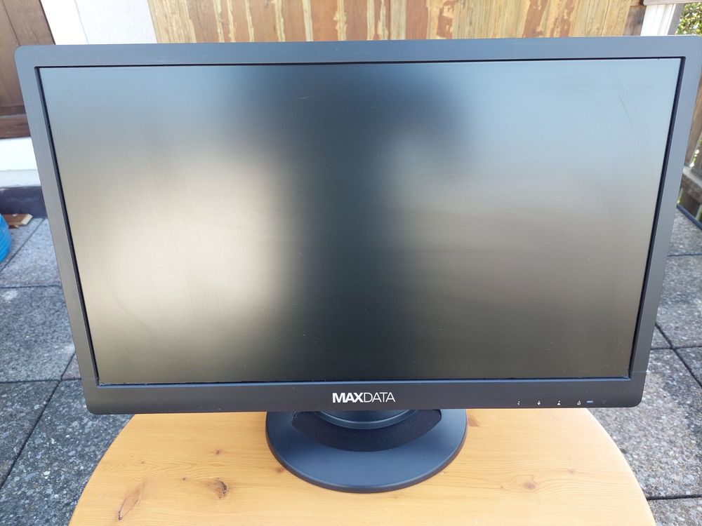 24" Monitor Maxdata Q24w mit vielen Anschlussmöglichkeiten (Gebraucht) in Reigoldswil für CHF 2 ...